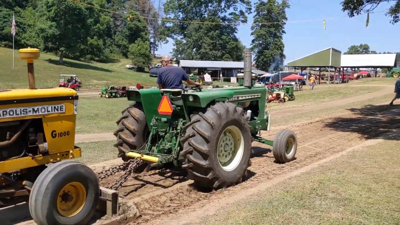 Oliver 1900 - Detroit Diesel - YouTube