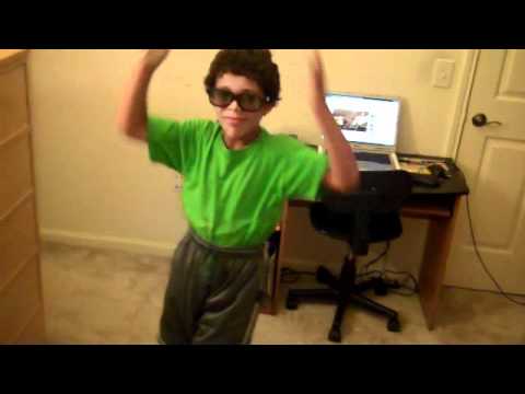 Retarded Kid Dancing - YouTube