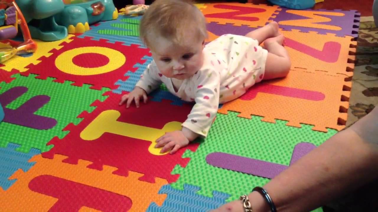 Learning to crawl - YouTube