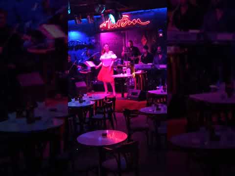 Harem Alanya Arzu Turalı sahnesi