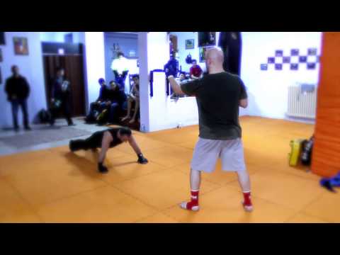 Kick Boks İstasyon Çalışması/Kick Boks Antrenman Videosu