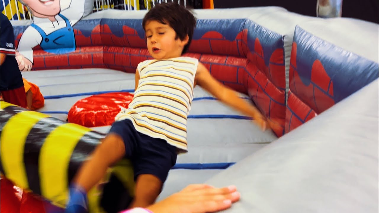 ZEBRA WORLD | CATHEDRAL CITY, CA - YouTube