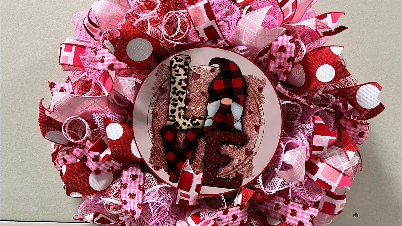 Valentines Woodland Ruffle on a UITC wreath board | Hard Working Mom ...