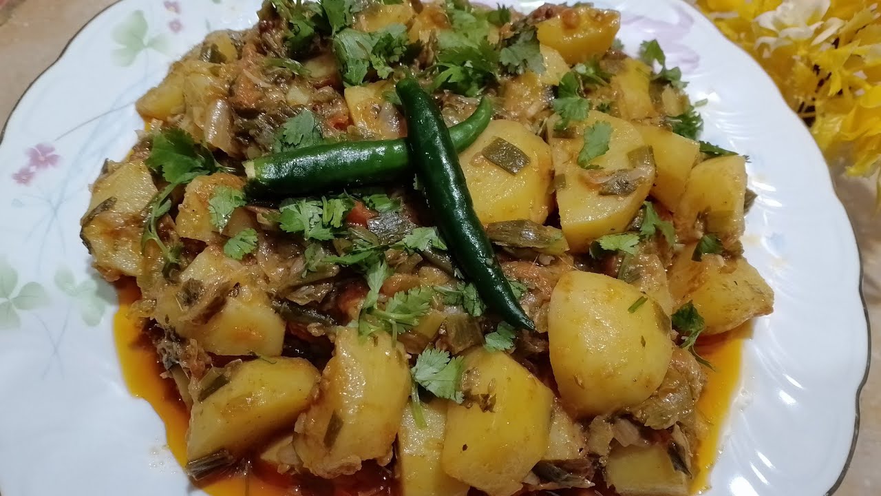 Potato Green Onion | Aloo Hari pyaz ki sabzi... cooking with Nasreen ...