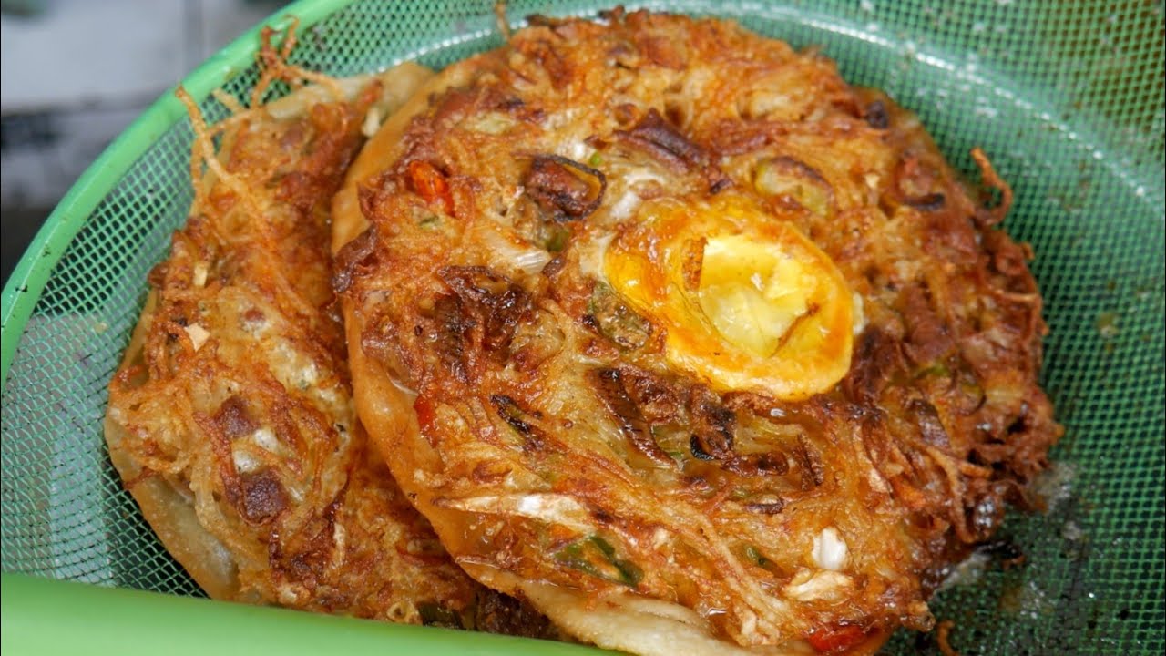 MARTABAK SUPER!!! DAGING & USUSNYA MELIMPAH!!! Martabak Matahari Mbak ...
