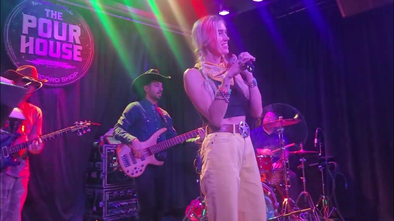Artikal Sound System "Too stoned" (live) @ The Pour House | Cowboys vs Aliens tour 2024 - YouTube