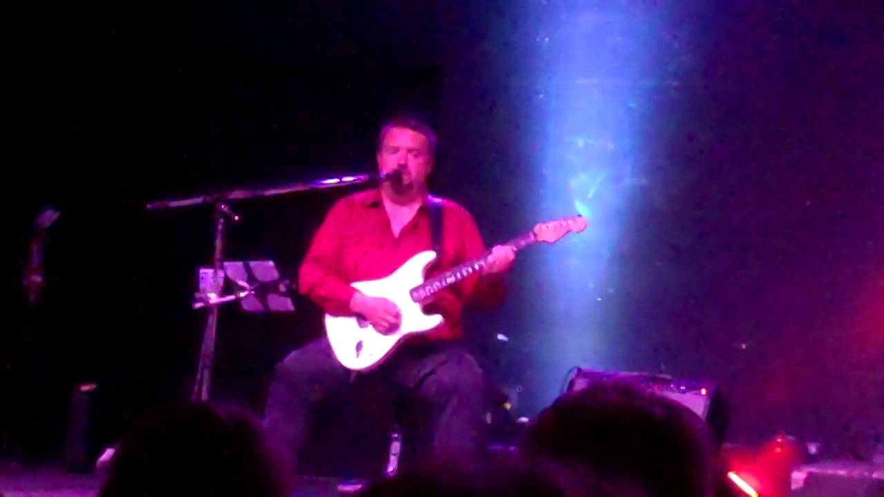 BRB Band singing "Fools Way of Crying" - YouTube