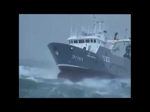 Ship sailing in rough sea - YouTube
