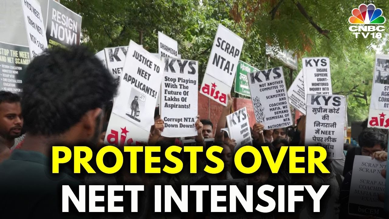 Students Protest At Jantar Mantar, Demand NTA Abolition | NEET Paper ...