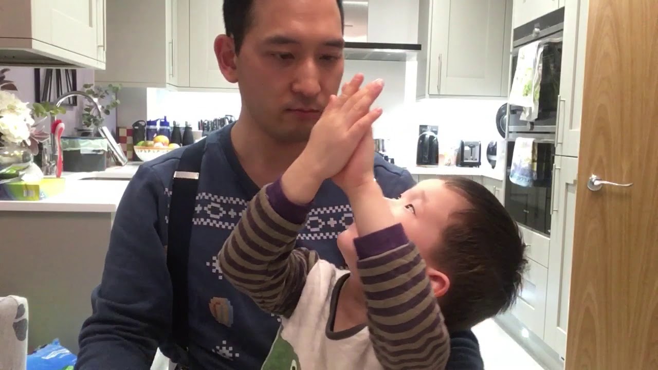 How to clap - YouTube