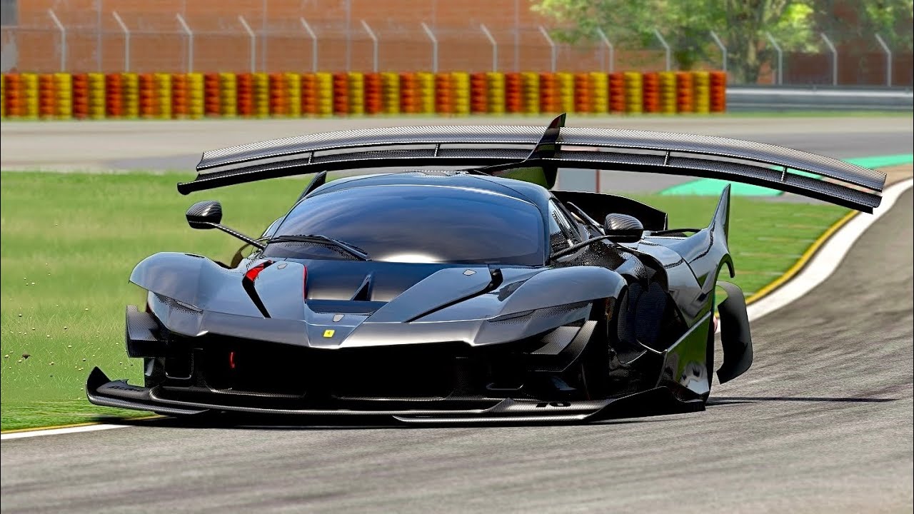 Monster Ferrari FXX-K EVO GTR screaming in Fiorano Circuit - YouTube