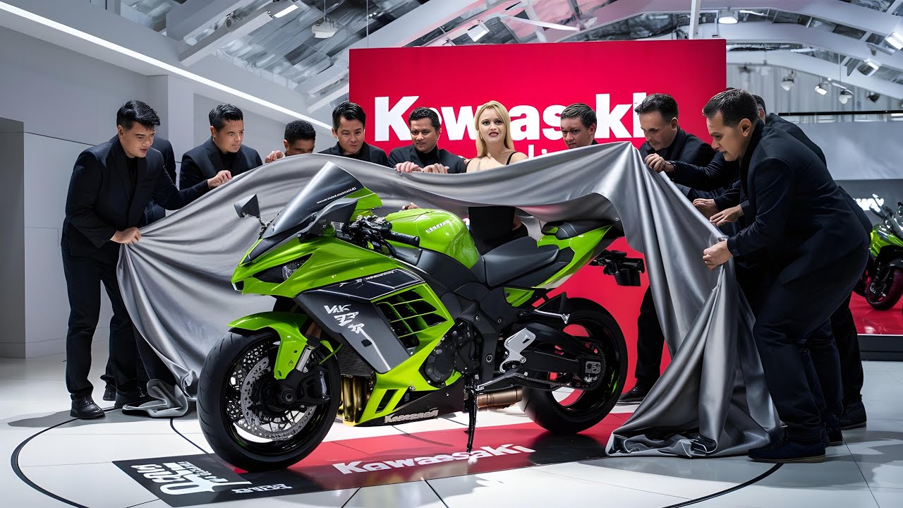 NEW 2025 Kawasaki Ninja ZX-6R Review: The Ultimate Supersport Machine ...