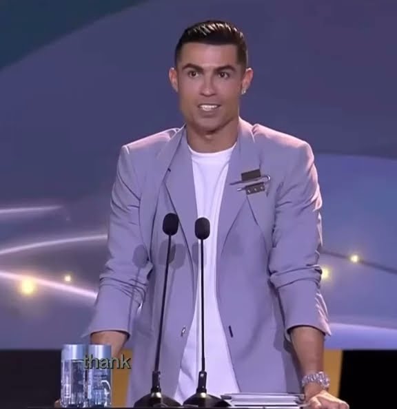 Cris Jr watching his dad 💕💕 #ytshorts #cr7 #ronaldo - YouTube