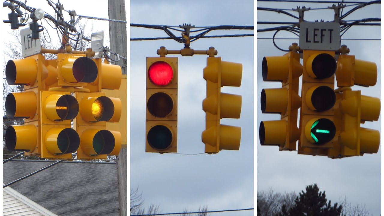 Eagle Durasig Traffic Lights and Flashing Red Ball and Doghouse Left ...
