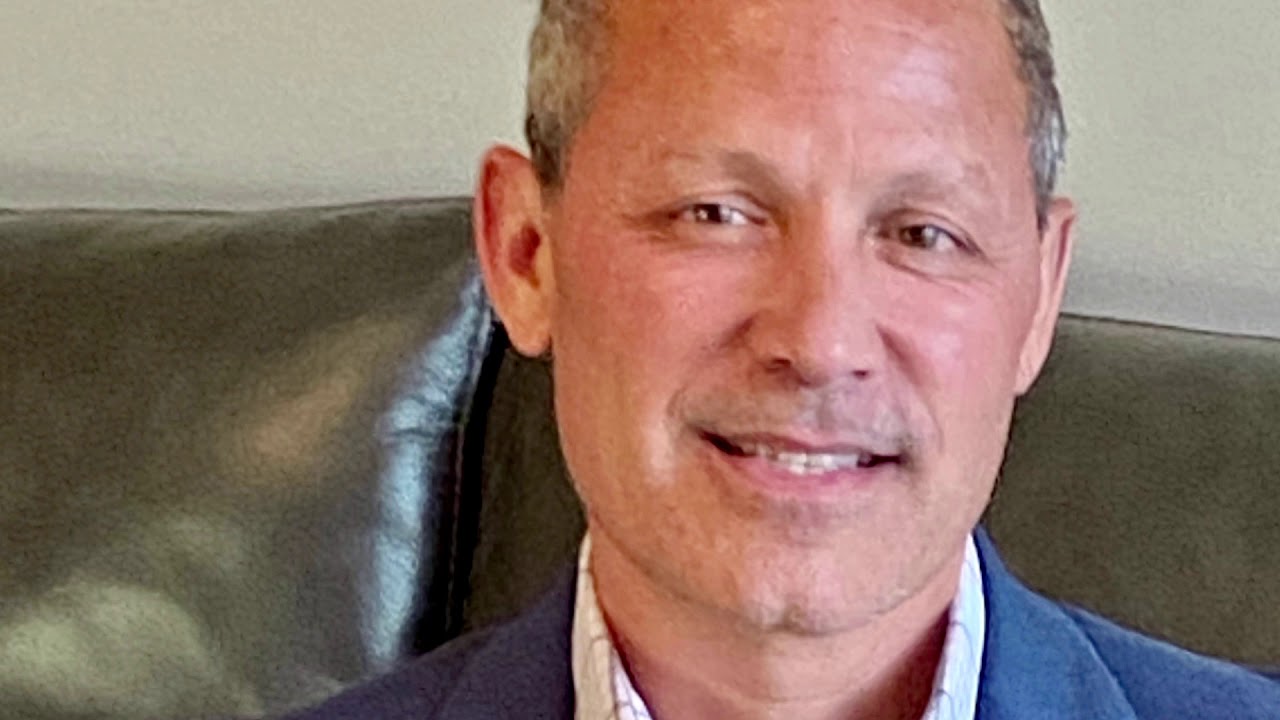 SNL Trailer 1 10 2021 Paul Machin - YouTube