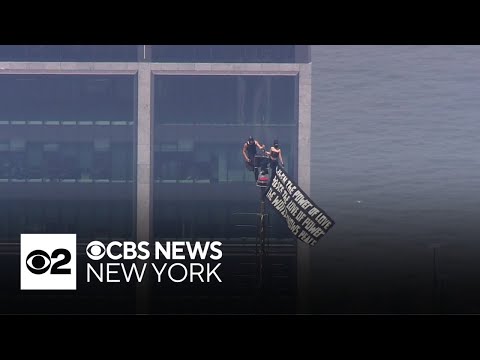 2 arrested for climbing Empire State Building, police sources say