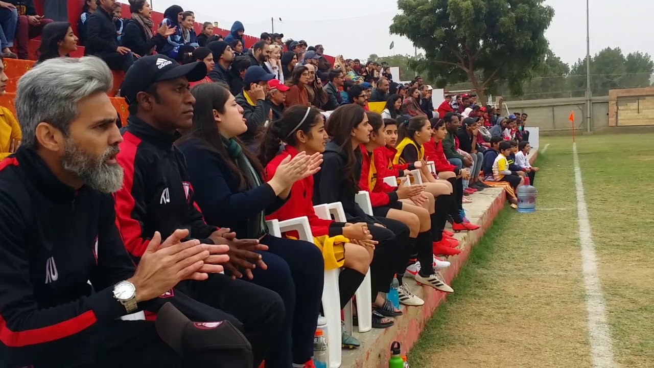 Karachi United Vs Pak Army Women's Football final - YouTube