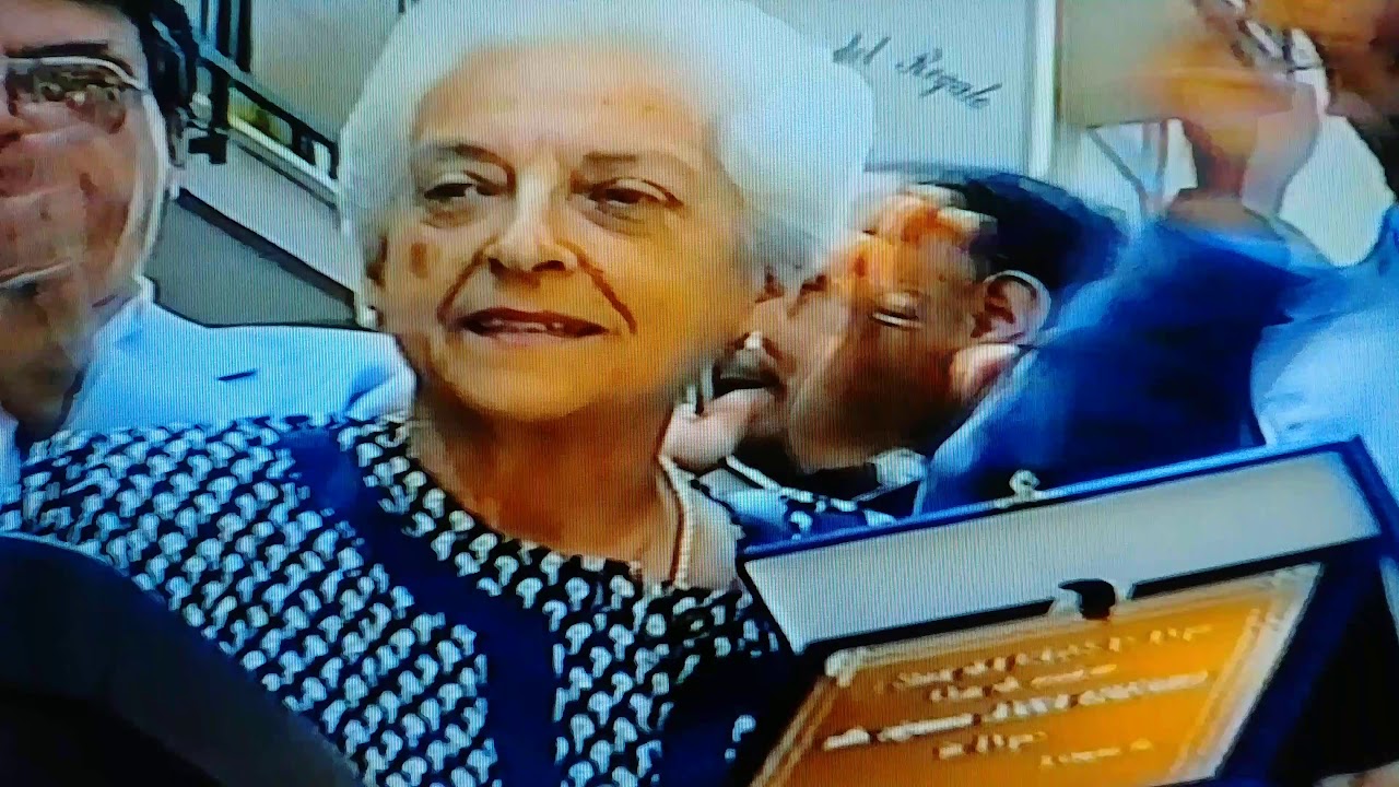 Sig.ra Anna Cafaro - 1996 - YouTube