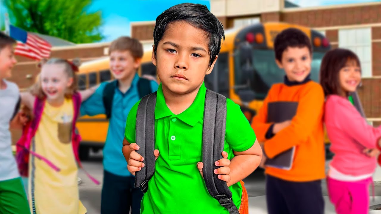 Zakyius FIRST Day Of Real School - YouTube