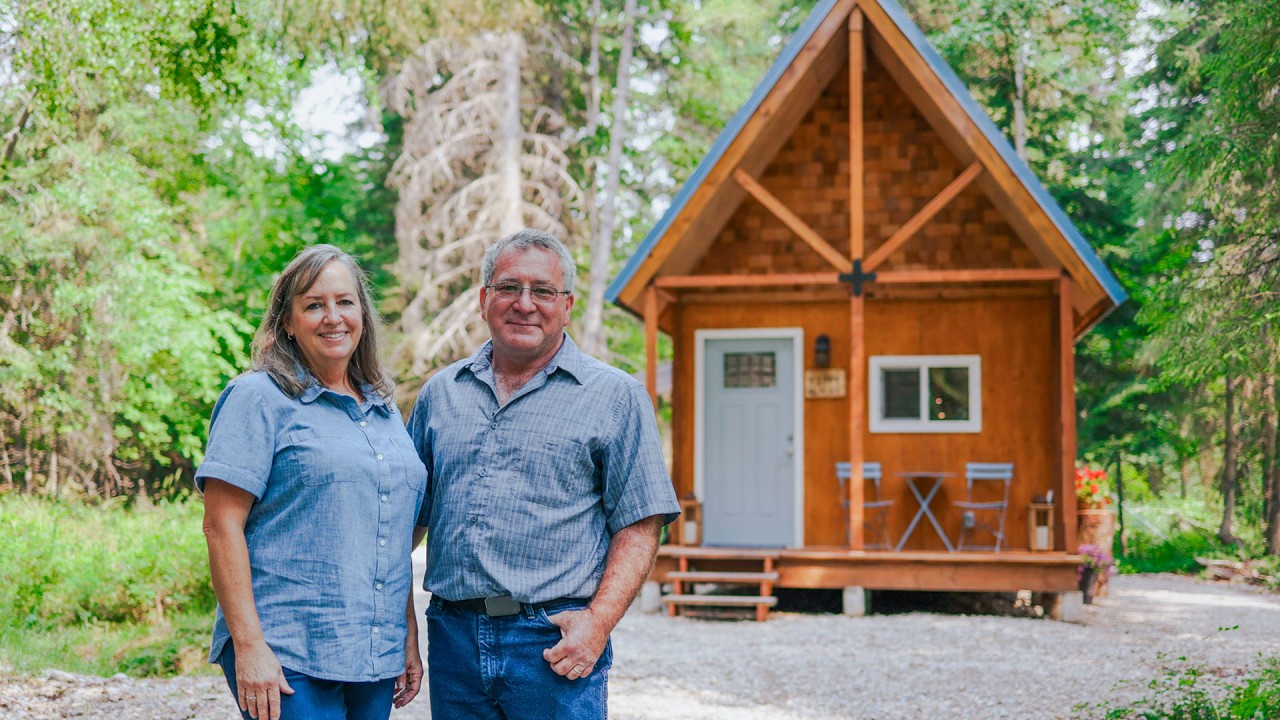 Retired Couple Built This Tiny Home On a Budget - $7k Cost - YouTube
