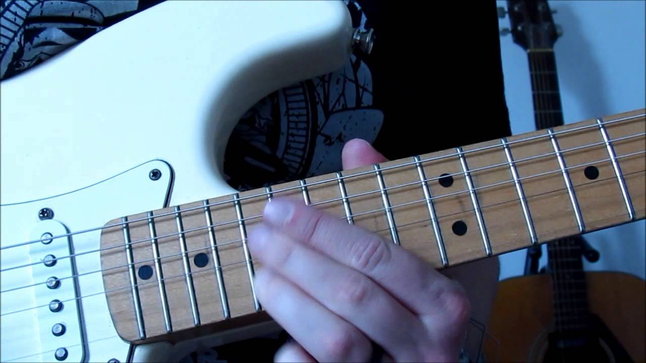 How to play Live Forever solo by Oasis in depth lesson! - YouTube