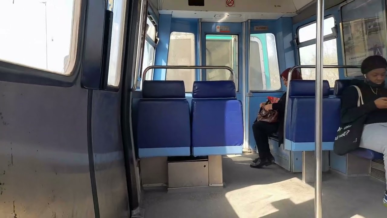 Metro 8 Trajet entre creteil prefecture et creteil université - YouTube