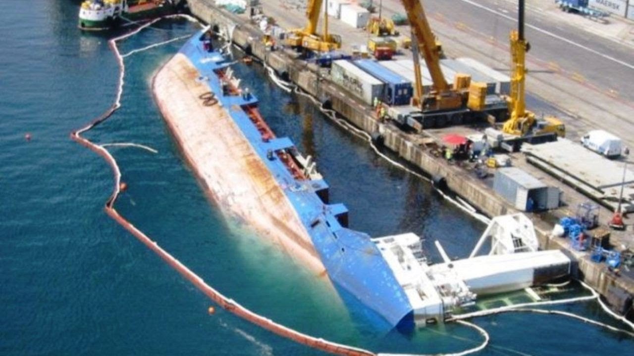 Amazing And Incredible Ships Accidents!!! - YouTube