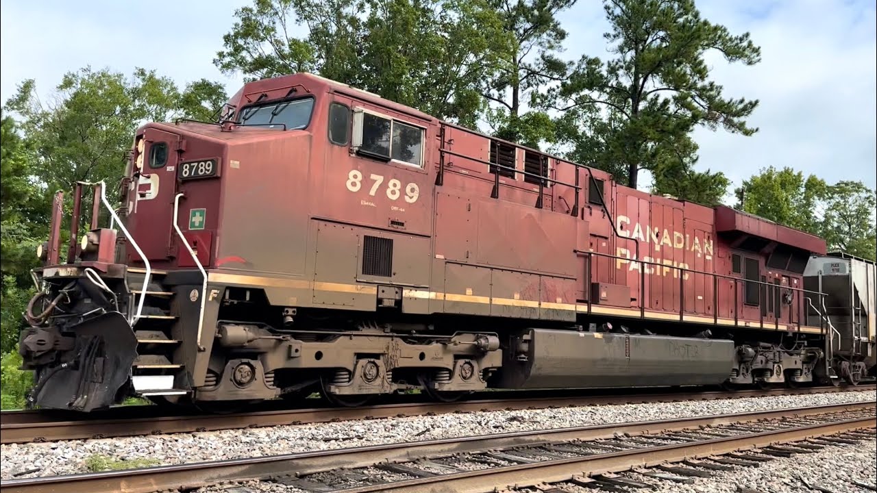 Canadian Pacific ES44AC 8789 Leads CSX B631-21 at Dahoma, FL - YouTube