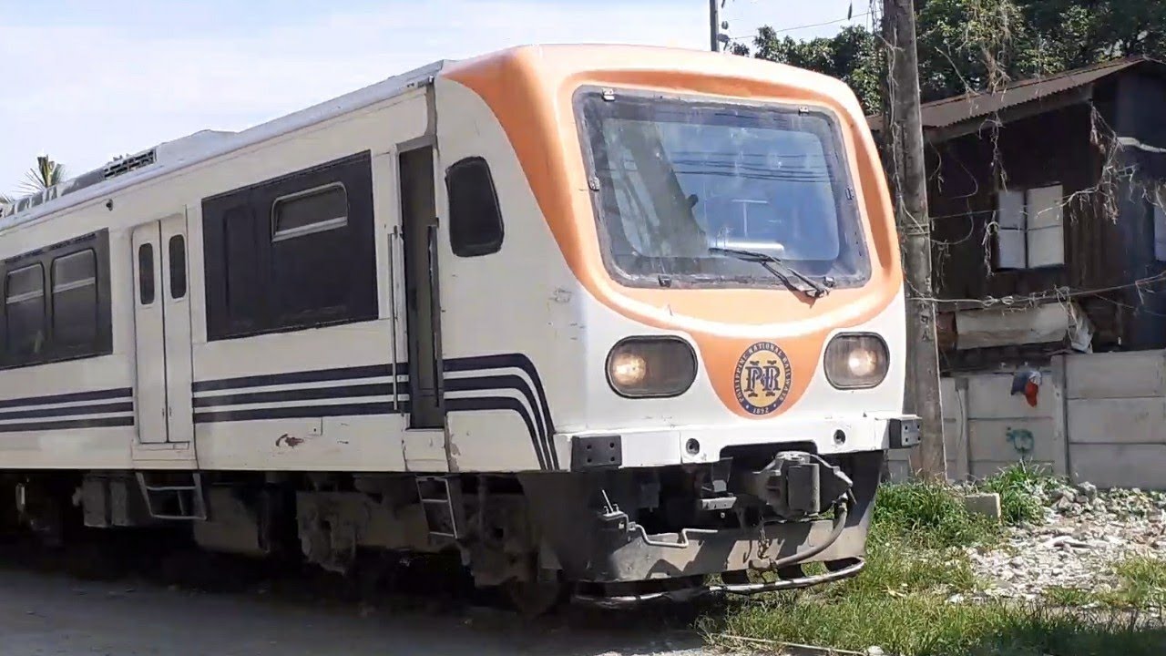 PNR HYUNDAI ROTEM DMU 05 In Asistio Station (May 29, 2022) - YouTube
