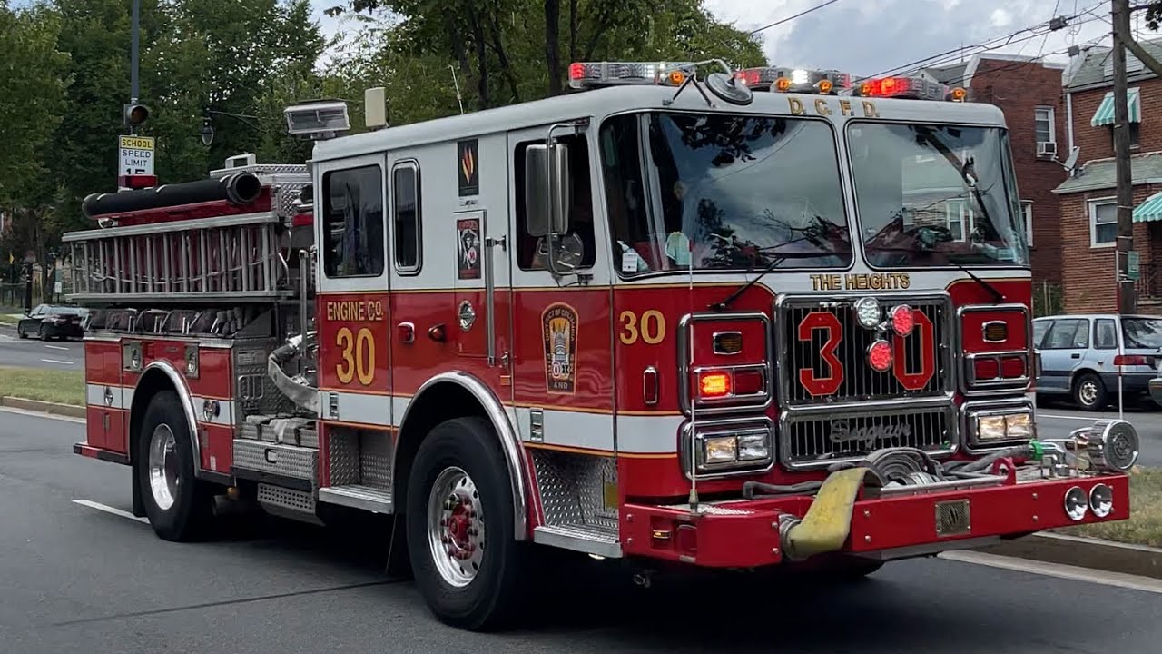 DC FEMS Engine 30 Responding - YouTube