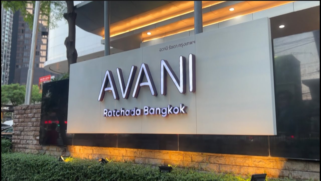 Avani Ratchada Bangkok l Executive King Room Tour - YouTube
