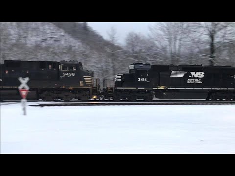 NS 15T with EMD Trailing - YouTube