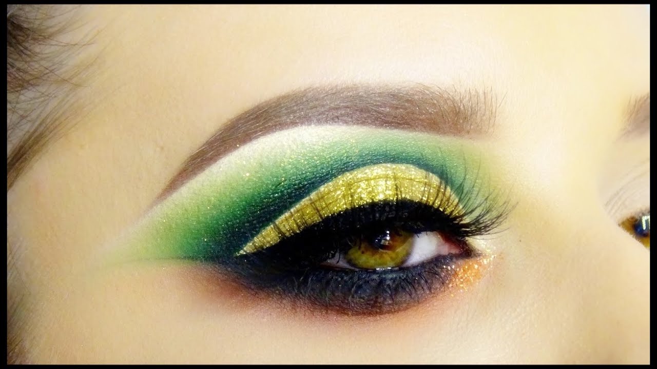 Tutorial de Maquiagem com Cut Crease Dourado e Verde || Passo a Passo - YouTube