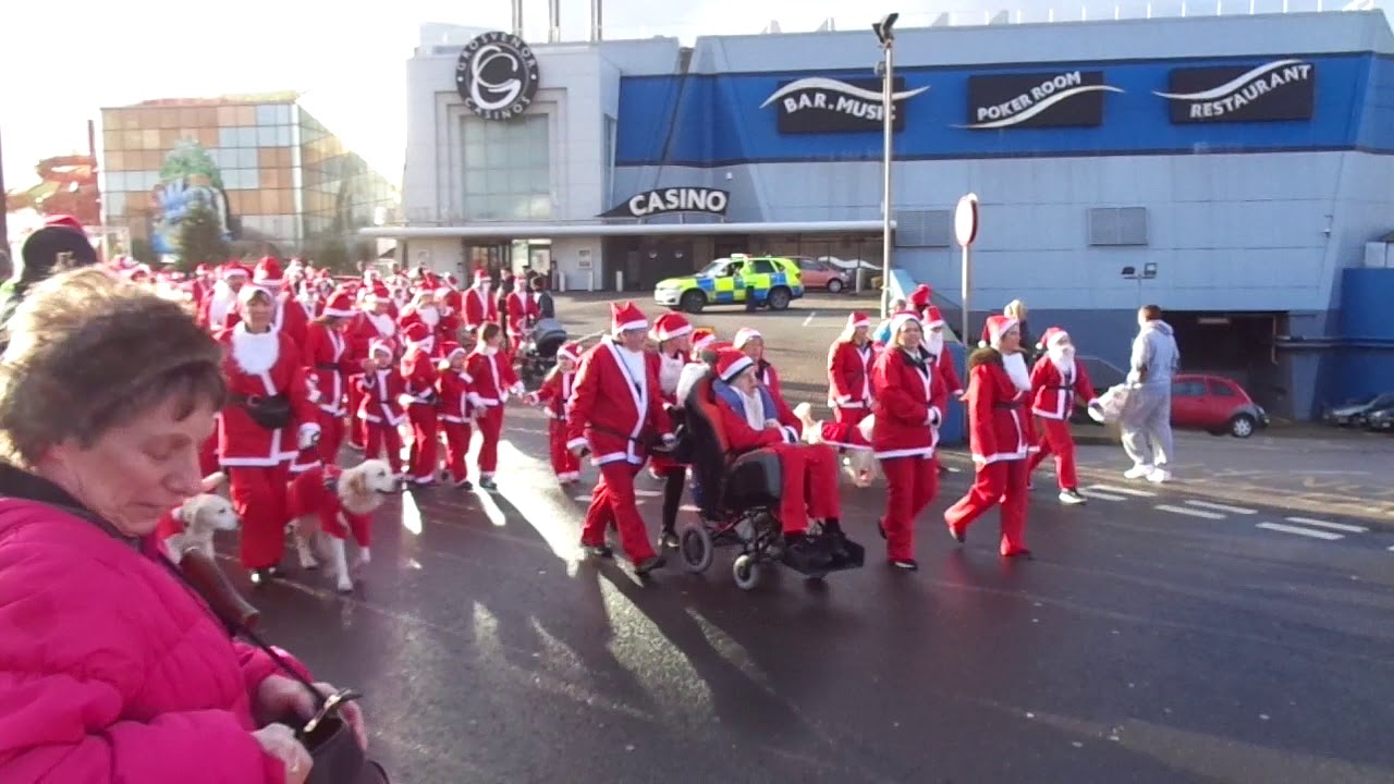 Santa Dash 2017 in Blackpool - 3rd December 2017 - The Start - YouTube