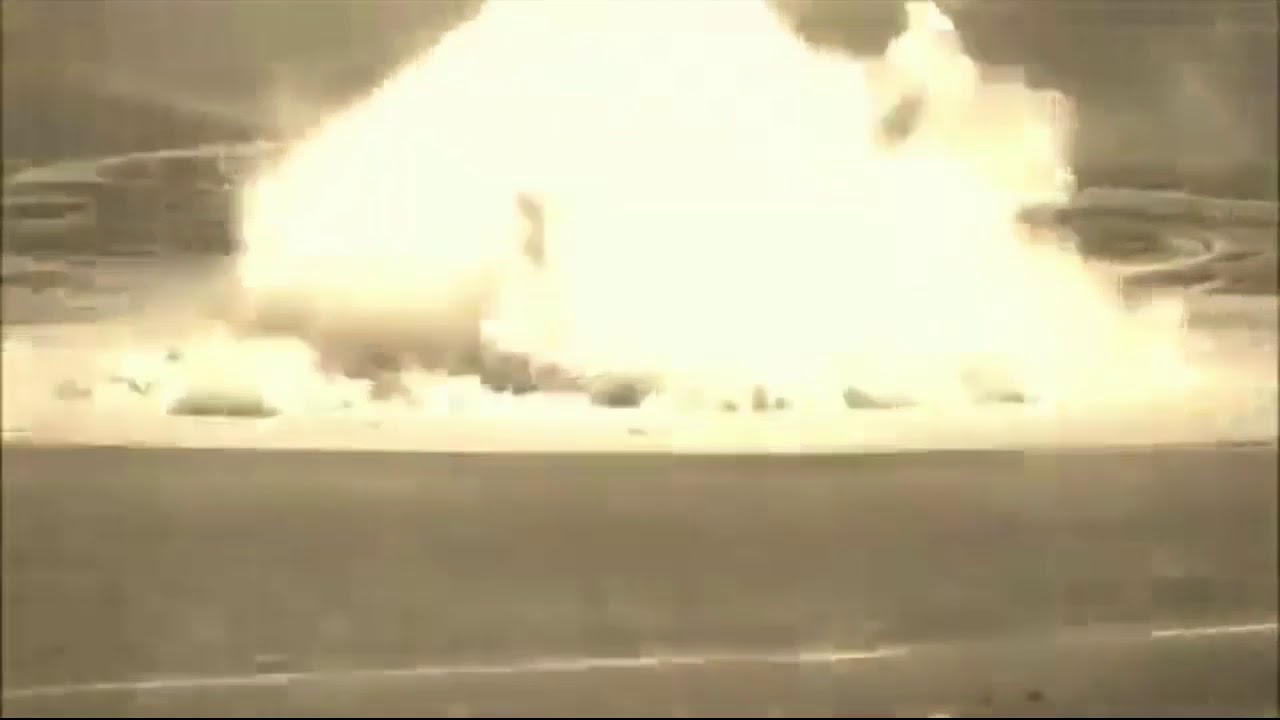 Green screen boom atom - YouTube