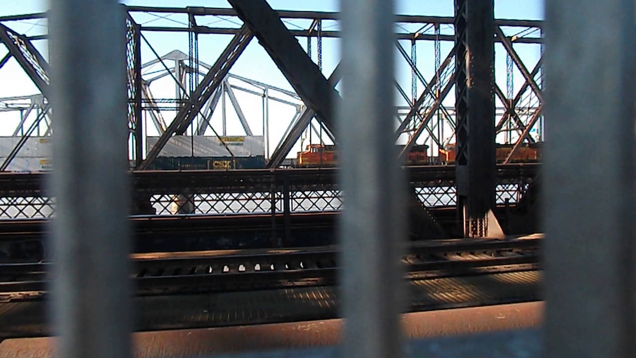 Westbound BNSF freight crossing Frisco bridge veiwed from Harahan ...