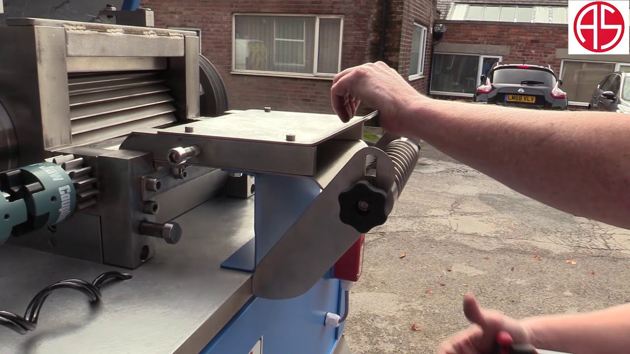 Accrapak Systems Dual Driver Pelletiser - YouTube