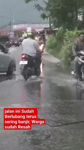 Berlubang dan Sering Banjir, Masyarakat Korong Gadanga,Kuranji Tak Sabar Kapan Jalan Ini ...