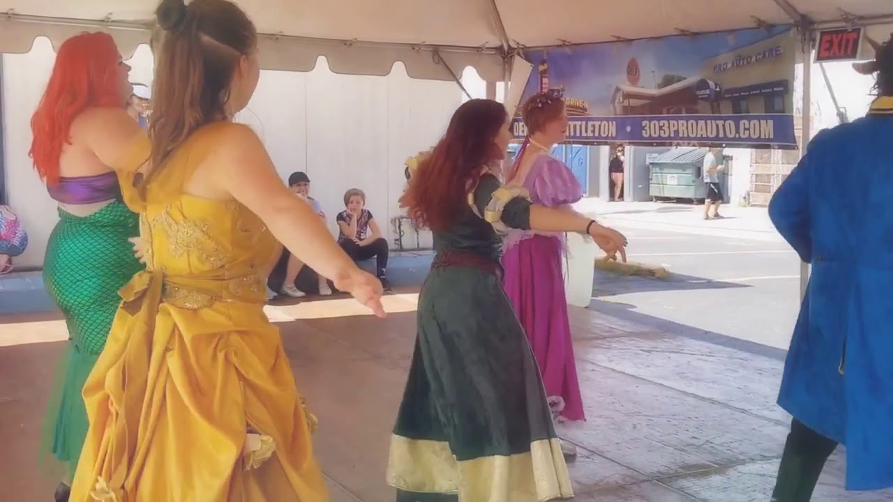 Dancing Princesses Western Welcome week 2017 - YouTube
