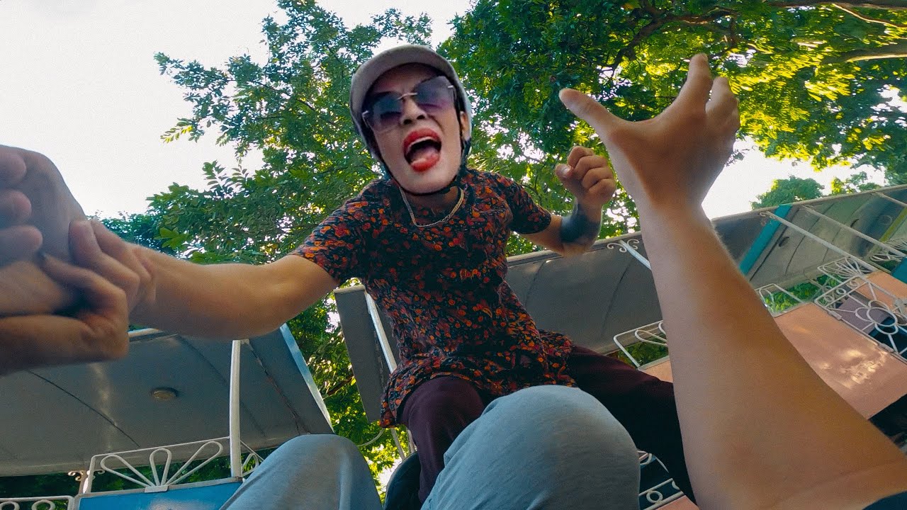 ESCAPE FROM ANGRY WOMAN (Epic Parkour Chase) - YouTube