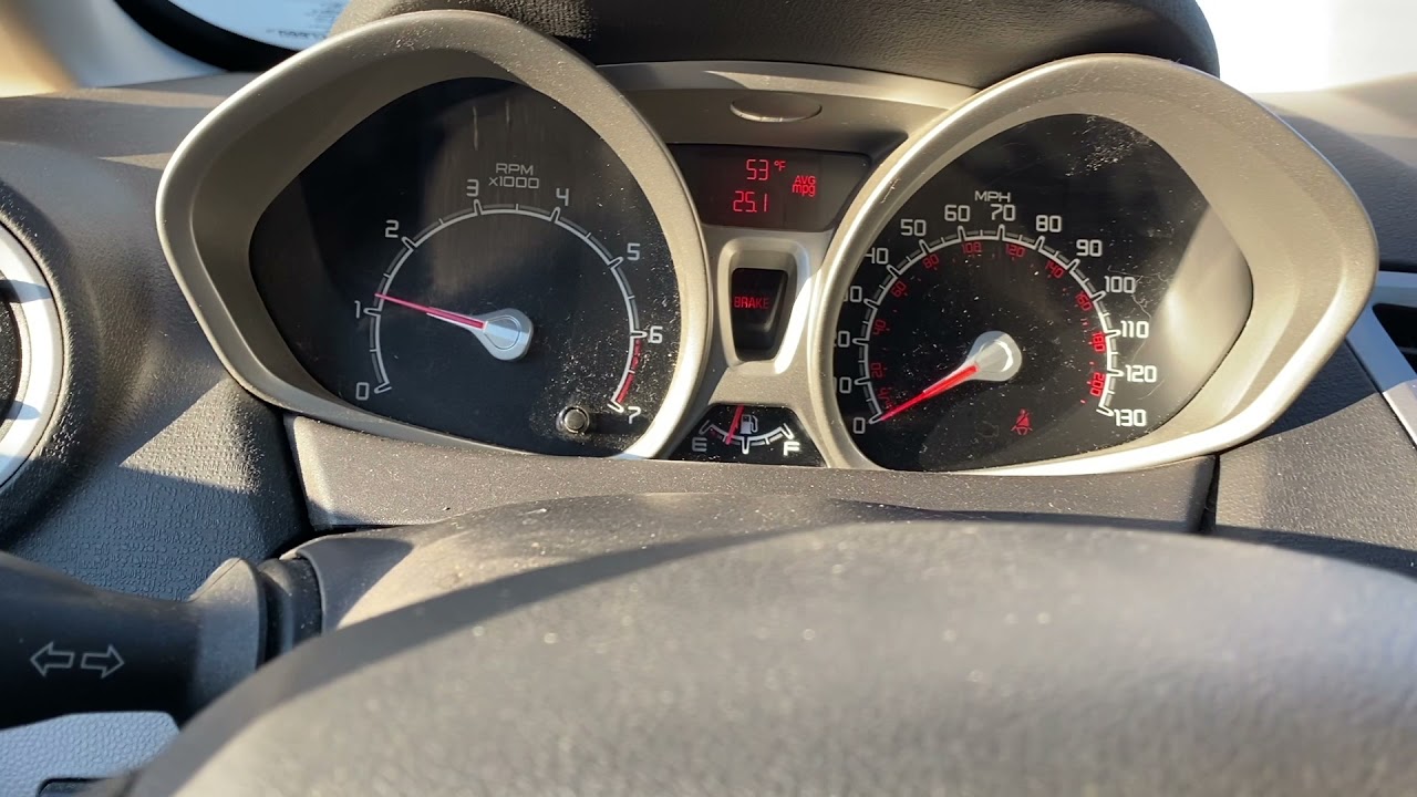 2012 Ford Fiesta Cold Start 52.F - YouTube