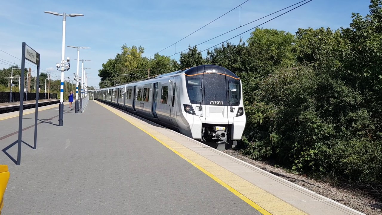 Class 717 717011 arriving at Finsbury Park on 29/8/19 - YouTube