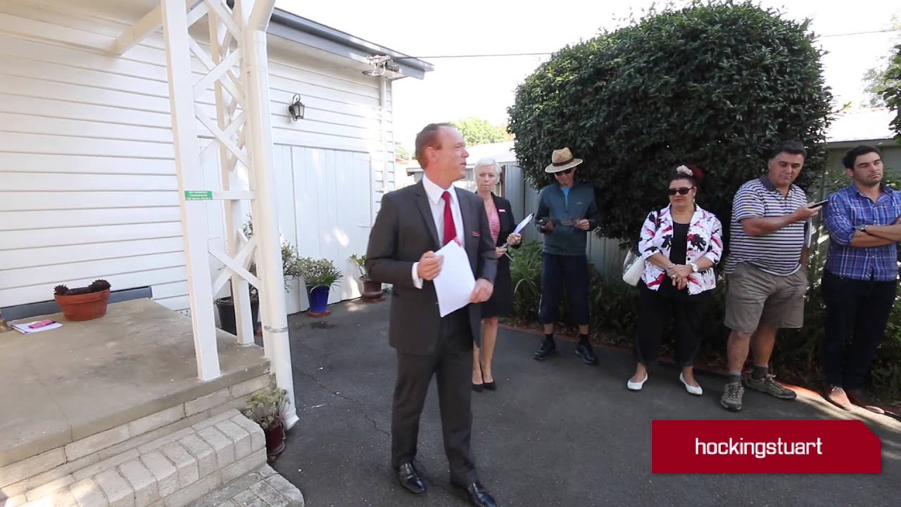 Auction - 2 Foot street, Frankston hockingstuart - YouTube