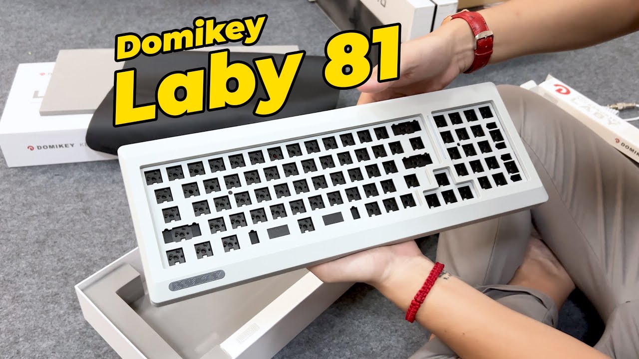 Unbox chiếc bàn phím có layout khá dị, Domikey Laby 81 !!! - YouTube
