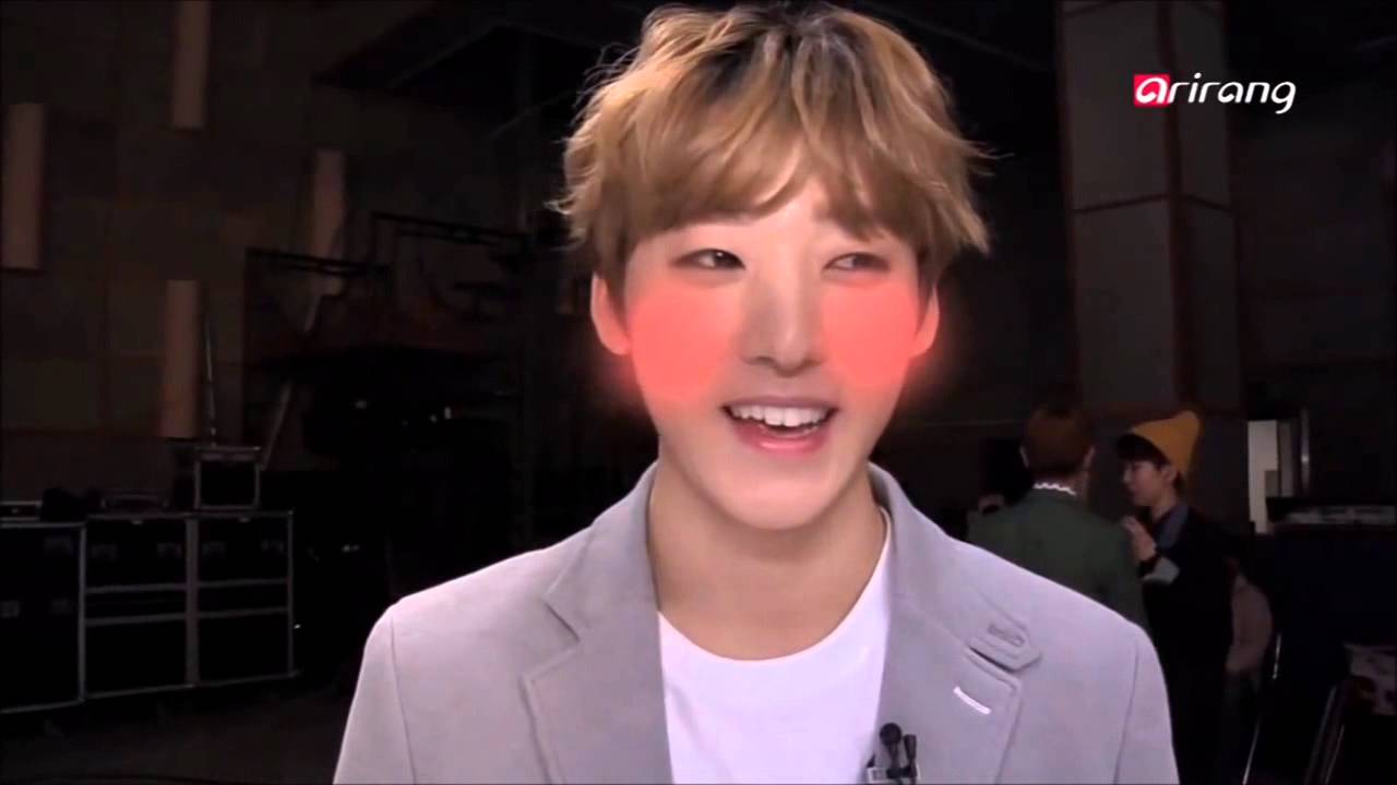 Kevin (U-KISS) is a Fanboy of APINK? ^^ - YouTube