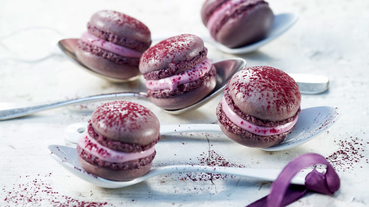 Macarons violets - Recette au four de Betty Bossi - YouTube