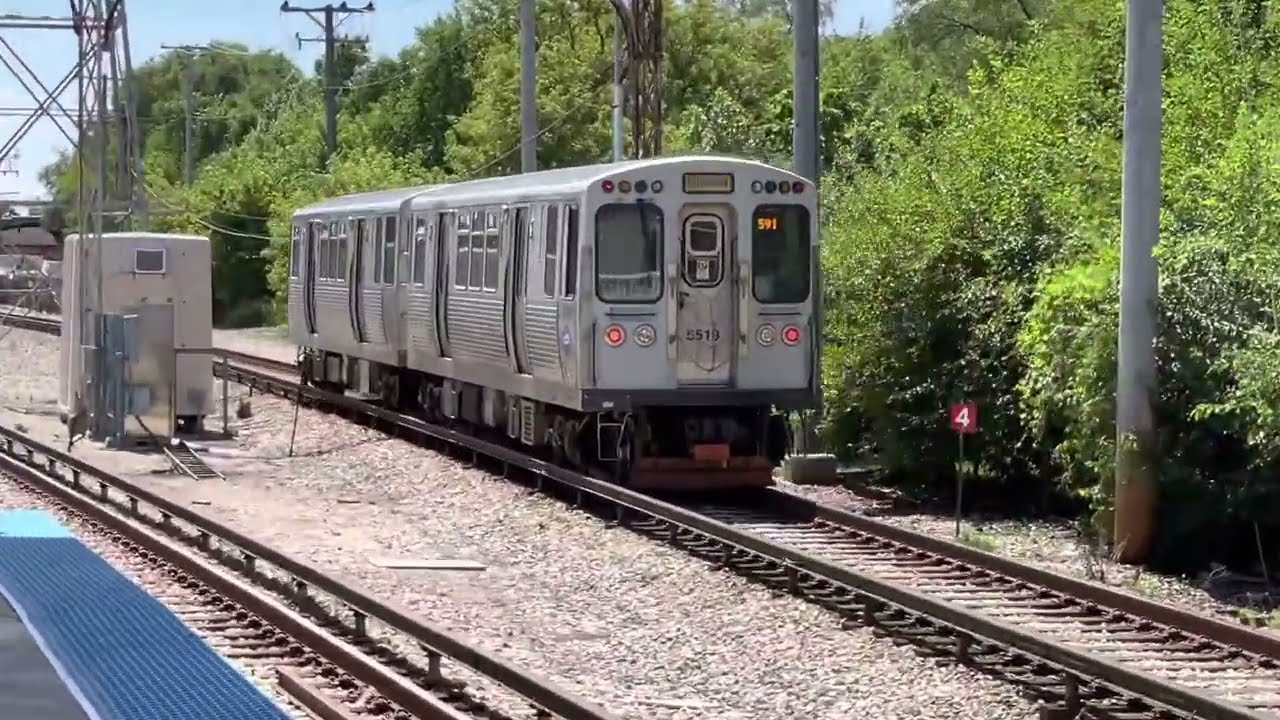 CTA Skokie Swift (Yellow) towards Howard ‘L’ departs Dempster-Skokie ...