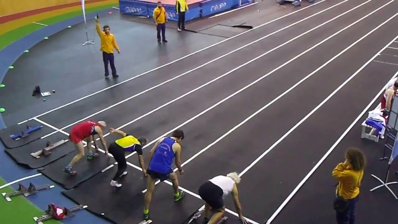 Salida de atletas master en atletismo - YouTube