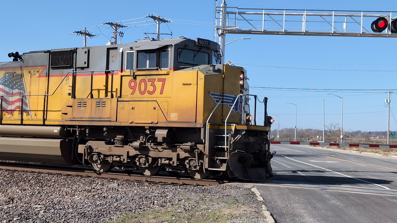 20240303 100847371 428347V N {UP9037 {UP7445 UP5753} UP7097} UN1987 unit F - YouTube