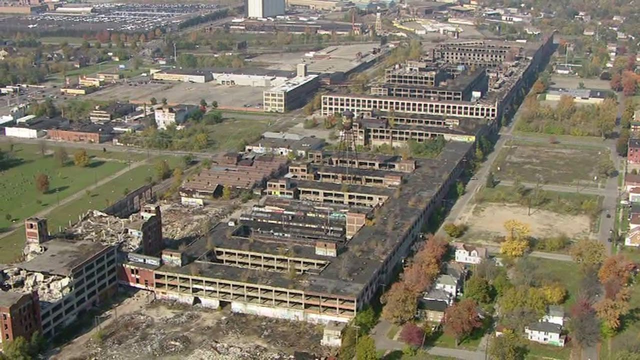 Packard Plant - YouTube